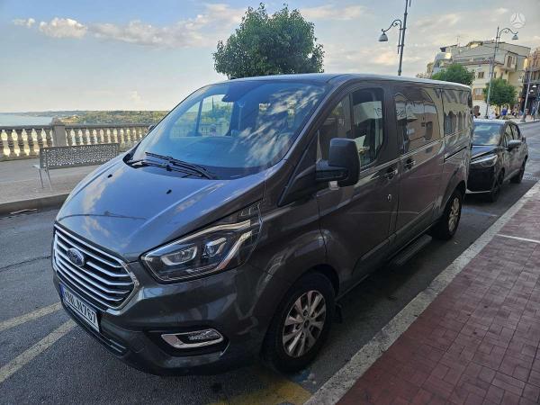 Grey Ford Tourneo Custom 2020 in Vilnius, with an engine capacity of 2.00 L and mileage of 167 thousand km for 22900 €, photo 5 on AUTOMOTO.COM.LV