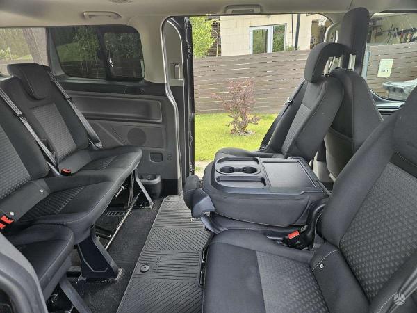 Grey Ford Tourneo Custom 2020 in Vilnius, with an engine capacity of 2.00 L and mileage of 167 thousand km for 22900 €, photo 8 on AUTOMOTO.COM.LV