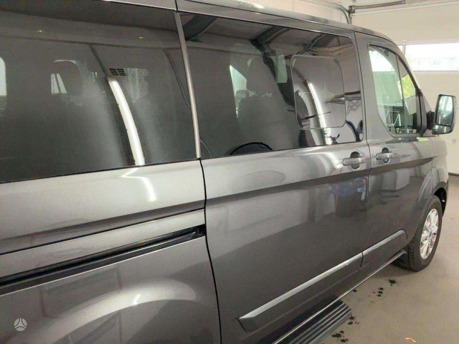 Grey Ford Tourneo Custom 2020 in Vilnius, with an engine capacity of 1.99 L and mileage of 186 thousand km for 21300 €, photo 6 on AUTOMOTO.COM.LV