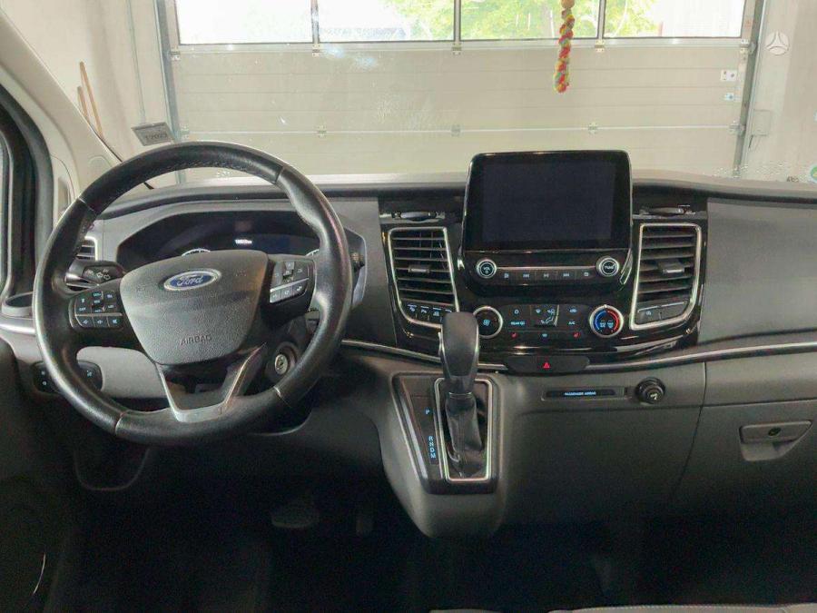 Grey Ford Tourneo Custom 2020 in Vilnius, with an engine capacity of 1.99 L and mileage of 186 thousand km for 21300 €, photo 8 on AUTOMOTO.COM.LV