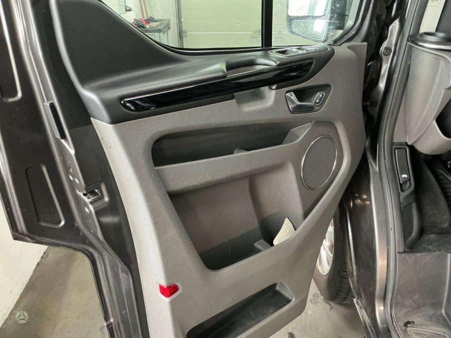 Grey Ford Tourneo Custom 2020 in Vilnius, with an engine capacity of 1.99 L and mileage of 186 thousand km for 21300 €, photo 12 on AUTOMOTO.COM.LV