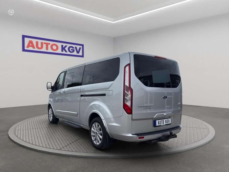 Grey Ford Tourneo Custom 2022 in Kaunas, with an engine capacity of 2.00 L and mileage of 77 thousand km for 29999 €, photo 4 on AUTOMOTO.COM.LV