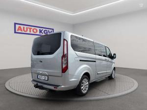 Grey Ford Tourneo Custom 2022 in Kaunas, with an engine capacity of 2.00 L and mileage of 77 thousand km for 29999 €, photo 6 on AUTOMOTO.COM.LV