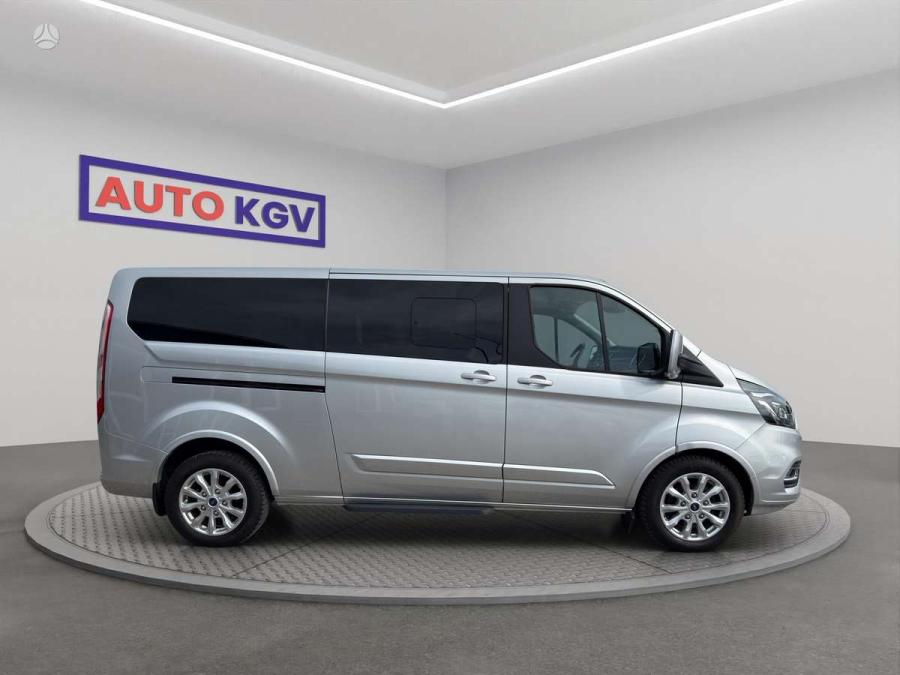 Grey Ford Tourneo Custom 2022 in Kaunas, with an engine capacity of 2.00 L and mileage of 77 thousand km for 29999 €, photo 7 on AUTOMOTO.COM.LV