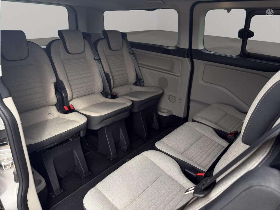 Grey Ford Tourneo Custom 2022 in Kaunas, with an engine capacity of 2.00 L and mileage of 77 thousand km for 29999 €, photo 10 on AUTOMOTO.COM.LV