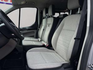 Grey Ford Tourneo Custom 2022 in Kaunas, with an engine capacity of 2.00 L and mileage of 77 thousand km for 29999 €, photo 15 on AUTOMOTO.COM.LV