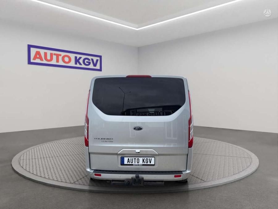 Pelēks Ford Tourneo Custom 2022 Kauņa, ar dzinēja tilpumu 2.00 L un nobraukumu 77 tūkst. km par 29999 €, foto 5 vietnē AUTOMOTO.COM.LV