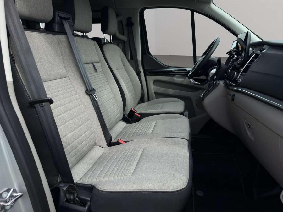 Pelēks Ford Tourneo Custom 2022 Kauņa, ar dzinēja tilpumu 2.00 L un nobraukumu 77 tūkst. km par 29999 €, foto 9 vietnē AUTOMOTO.COM.LV
