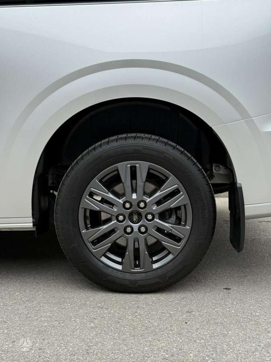 Pelēks Ford Tourneo Custom 2024 Vilkaviškis, ar dzinēja tilpumu 2.00 L un nobraukumu 9 tūkst. km par 42000 €, foto 12 vietnē AUTOMOTO.COM.LV