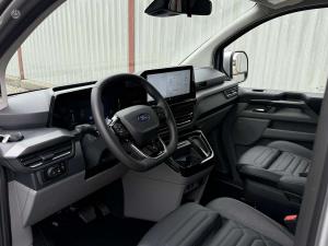 Pelēks Ford Tourneo Custom 2024 Vilkaviškis, ar dzinēja tilpumu 2.00 L un nobraukumu 9 tūkst. km par 42000 €, foto 13 vietnē AUTOMOTO.COM.LV
