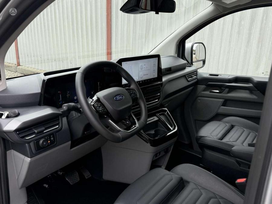 Pelēks Ford Tourneo Custom 2024 Vilkaviškis, ar dzinēja tilpumu 2.00 L un nobraukumu 9 tūkst. km par 42000 €, foto 13 vietnē AUTOMOTO.COM.LV