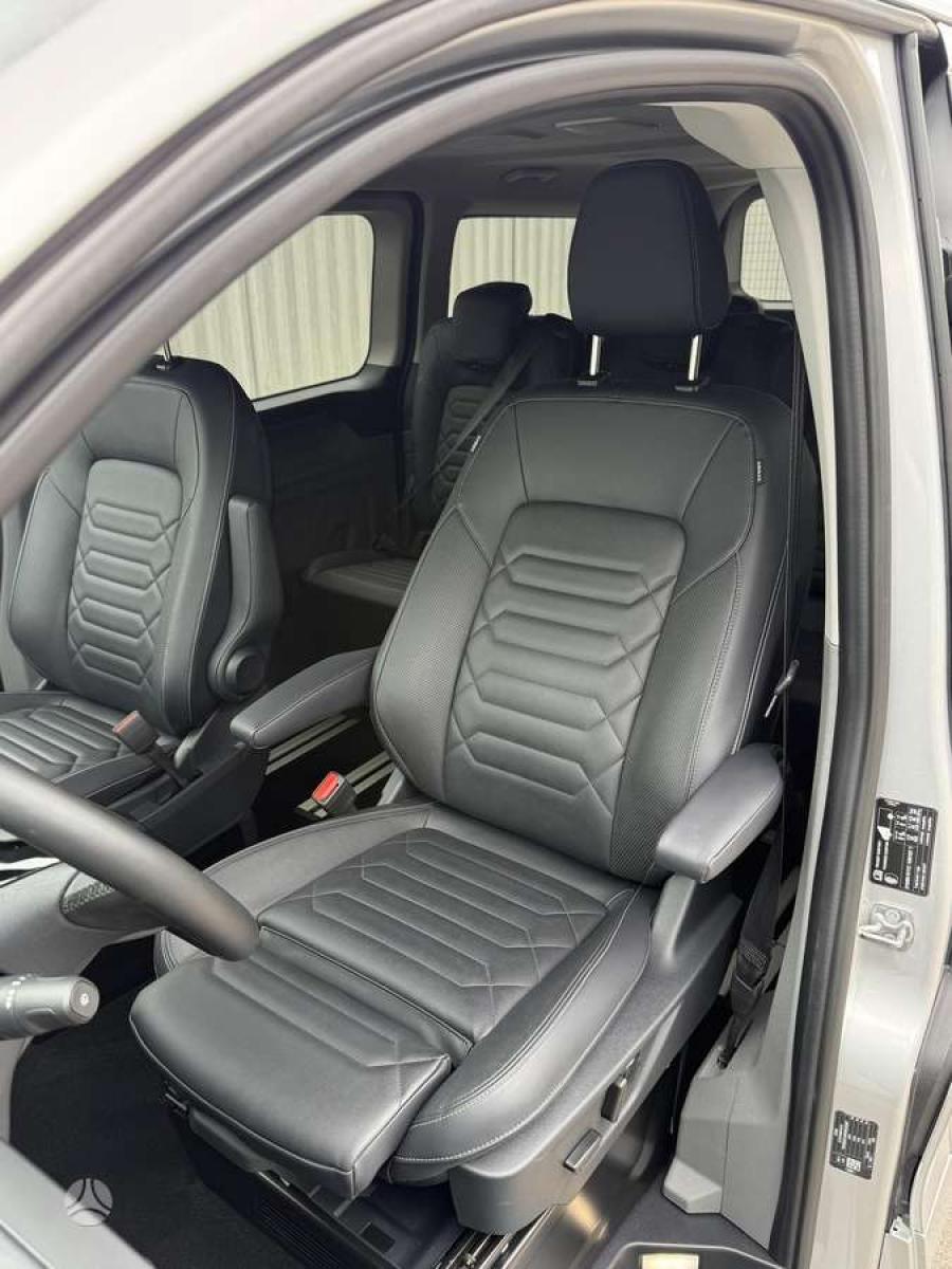Pelēks Ford Tourneo Custom 2024 Vilkaviškis, ar dzinēja tilpumu 2.00 L un nobraukumu 9 tūkst. km par 42000 €, foto 18 vietnē AUTOMOTO.COM.LV