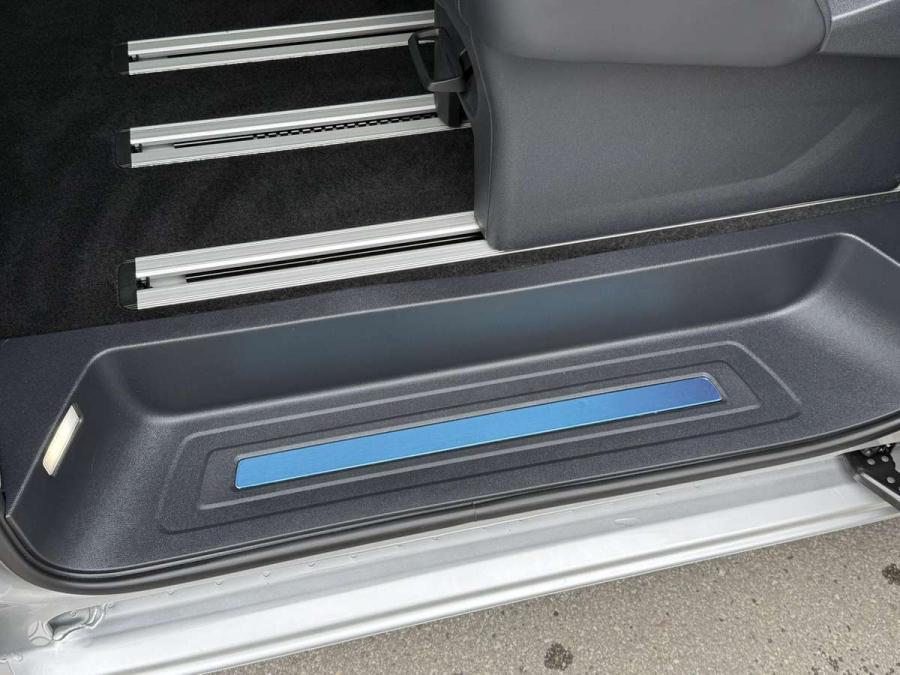 Pelēks Ford Tourneo Custom 2024 Vilkaviškis, ar dzinēja tilpumu 2.00 L un nobraukumu 9 tūkst. km par 42000 €, foto 21 vietnē AUTOMOTO.COM.LV