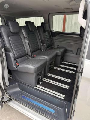 Pelēks Ford Tourneo Custom 2024 Vilkaviškis, ar dzinēja tilpumu 2.00 L un nobraukumu 9 tūkst. km par 42000 €, foto 23 vietnē AUTOMOTO.COM.LV