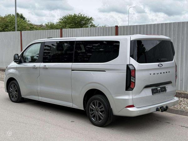 Pelēks Ford Tourneo Custom 2024 Vilkaviškis, ar dzinēja tilpumu 2.00 L un nobraukumu 9 tūkst. km par 40000 €, foto 4 vietnē AUTOMOTO.COM.LV