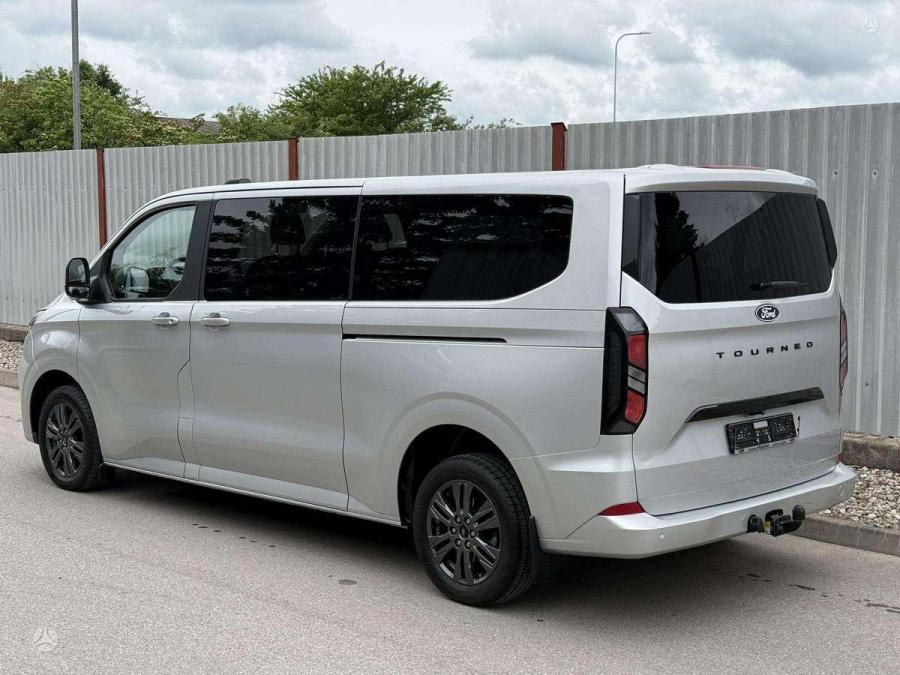 Pelēks Ford Tourneo Custom 2024 Vilkaviškis, ar dzinēja tilpumu 2.00 L un nobraukumu 9 tūkst. km par 40000 €, foto 4 vietnē AUTOMOTO.COM.LV