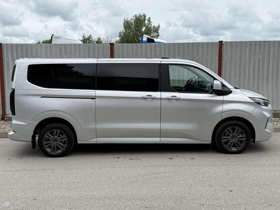 Pelēks Ford Tourneo Custom 2024 Vilkaviškis, ar dzinēja tilpumu 2.00 L un nobraukumu 9 tūkst. km par 40000 €, foto 6 vietnē AUTOMOTO.COM.LV