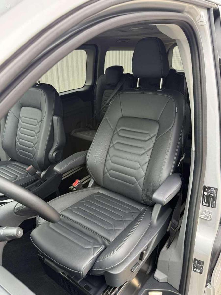 Pelēks Ford Tourneo Custom 2024 Vilkaviškis, ar dzinēja tilpumu 2.00 L un nobraukumu 9 tūkst. km par 40000 €, foto 15 vietnē AUTOMOTO.COM.LV