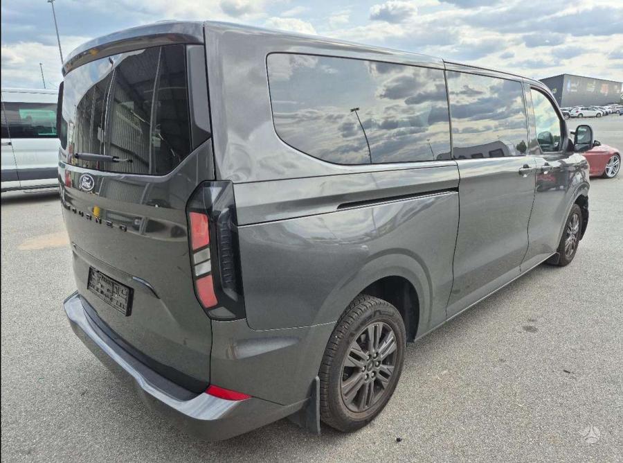 Grey Ford Tourneo Custom 2025 in Klaipeda, with an engine capacity of 2.00 L and mileage of 16 thousand km for 13800 €, photo 5 on AUTOMOTO.COM.LV