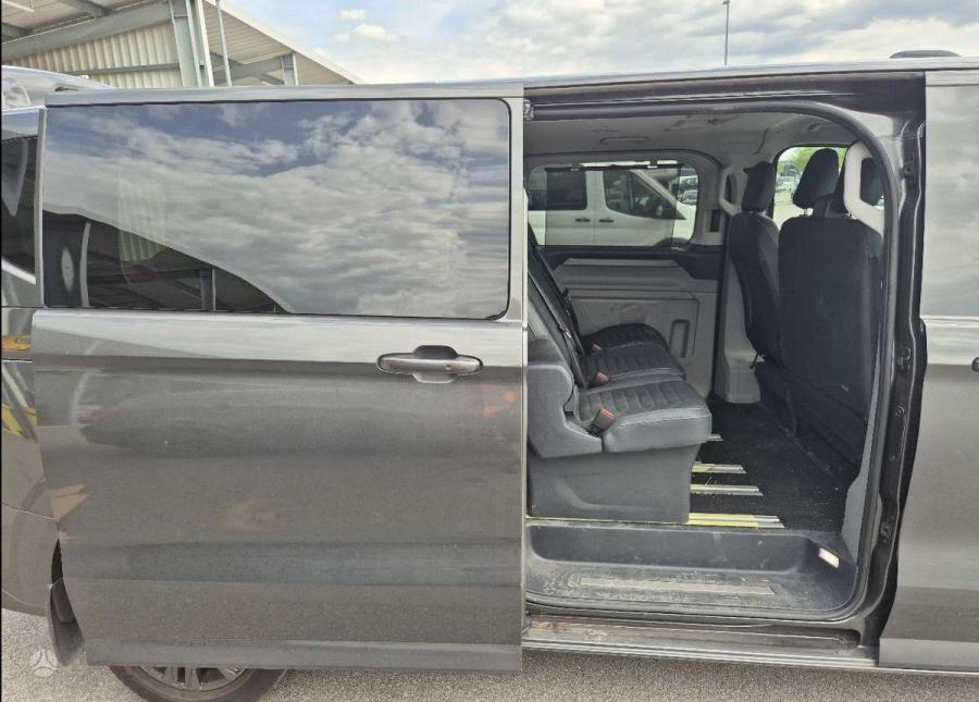 Grey Ford Tourneo Custom 2025 in Klaipeda, with an engine capacity of 2.00 L and mileage of 16 thousand km for 13800 €, photo 7 on AUTOMOTO.COM.LV