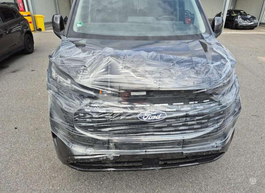 Grey Ford Tourneo Custom 2025 in Klaipeda, with an engine capacity of 2.00 L and mileage of 16 thousand km for 13800 €, photo 24 on AUTOMOTO.COM.LV