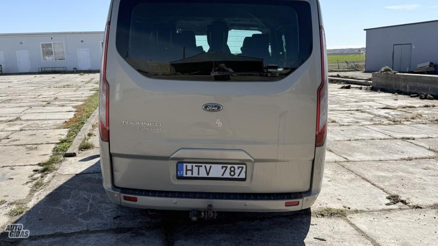 Grey Ford Tourneo Custom 2015 in Palanga, with an engine capacity of 2.20 L and mileage of 404 thousand km for 9000 €, photo 5 on AUTOMOTO.COM.LV