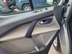 Grey Ford Tourneo Custom 2015 in Kaunas, with an engine capacity of 2.20 L and mileage of 290 thousand km for 12990 €, photo 16 on AUTOMOTO.COM.LV