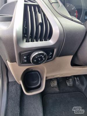 Grey Ford Tourneo Custom 2015 in Kaunas, with an engine capacity of 2.20 L and mileage of 290 thousand km for 12990 €, photo 18 on AUTOMOTO.COM.LV