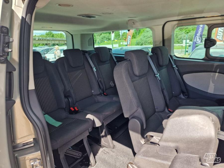 Grey Ford Tourneo Custom 2015 in Kaunas, with an engine capacity of 2.20 L and mileage of 290 thousand km for 12990 €, photo 29 on AUTOMOTO.COM.LV