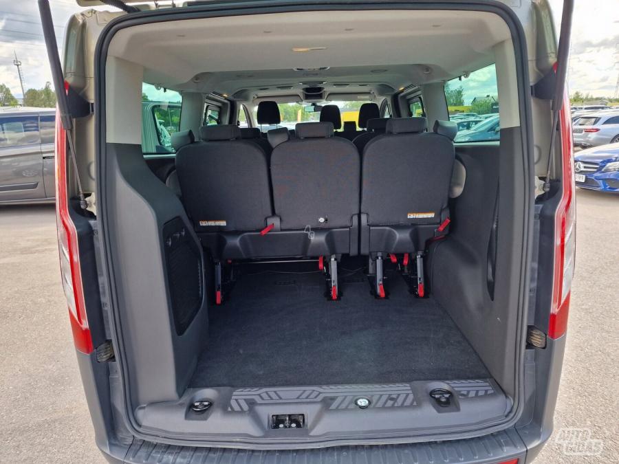 Grey Ford Tourneo Custom 2015 in Kaunas, with an engine capacity of 2.20 L and mileage of 290 thousand km for 12990 €, photo 30 on AUTOMOTO.COM.LV