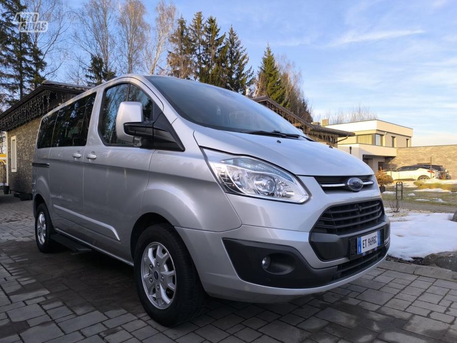 Grey Ford Tourneo Custom 2014 in Vilnius, with an engine capacity of 2.20 L and mileage of 220 thousand km for 13300 €, photo 1 on AUTOMOTO.COM.LV