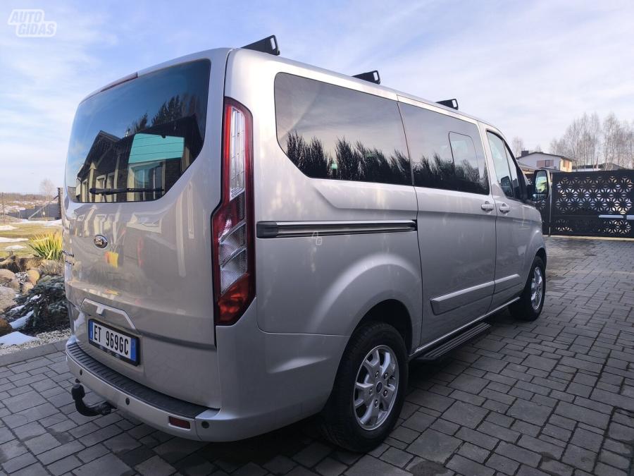 Grey Ford Tourneo Custom 2014 in Vilnius, with an engine capacity of 2.20 L and mileage of 220 thousand km for 13300 €, photo 8 on AUTOMOTO.COM.LV