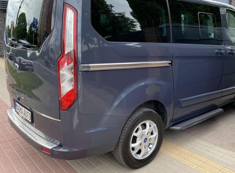 Pelēks Ford Tourneo Custom 2014 Marijampole, ar dzinēja tilpumu 2.20 L un nobraukumu 163 tūkst. km par 12999 €, foto 15 vietnē AUTOMOTO.COM.LV