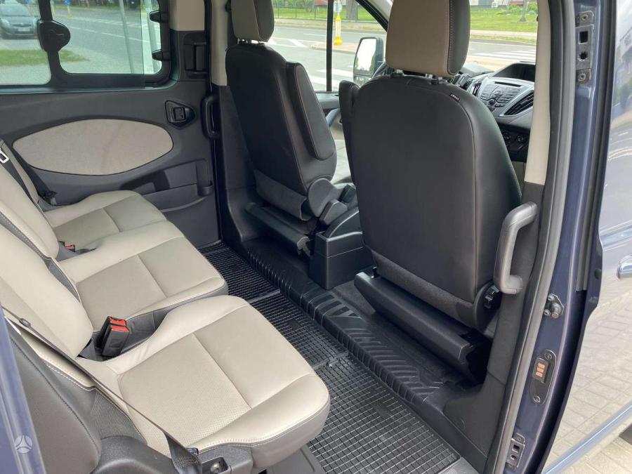 Pelēks Ford Tourneo Custom 2014 Marijampole, ar dzinēja tilpumu 2.20 L un nobraukumu 163 tūkst. km par 12999 €, foto 46 vietnē AUTOMOTO.COM.LV
