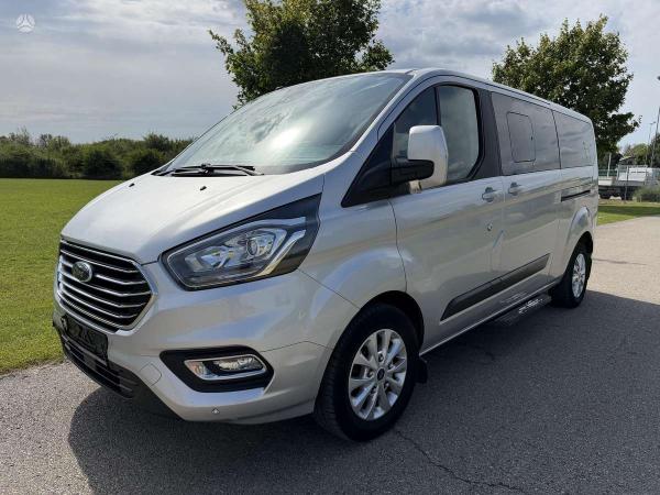 Grey Ford Tourneo Custom 2018 in Siauliai, with an engine capacity of 2.00 L and mileage of 201 thousand km for 13650 €, photo 2 on AUTOMOTO.COM.LV