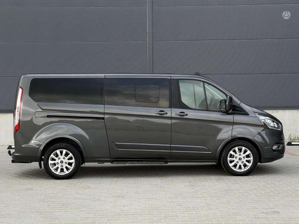 Pelēks Ford Tourneo Custom 2019 Šauļi, ar dzinēja tilpumu 2.00 L un nobraukumu 287 tūkst. km par 18990 €, foto 4 vietnē AUTOMOTO.COM.LV
