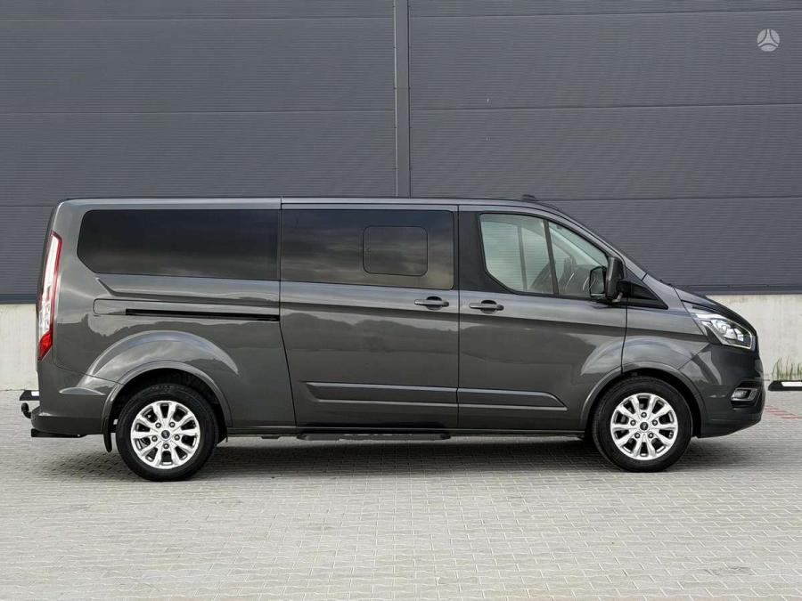 Pelēks Ford Tourneo Custom 2019 Šauļi, ar dzinēja tilpumu 2.00 L un nobraukumu 287 tūkst. km par 18990 €, foto 5 vietnē AUTOMOTO.COM.LV