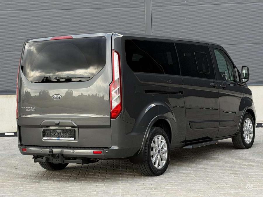 Pelēks Ford Tourneo Custom 2019 Šauļi, ar dzinēja tilpumu 2.00 L un nobraukumu 287 tūkst. km par 18990 €, foto 6 vietnē AUTOMOTO.COM.LV