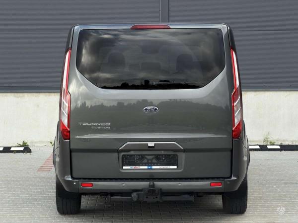 Pelēks Ford Tourneo Custom 2019 Šauļi, ar dzinēja tilpumu 2.00 L un nobraukumu 287 tūkst. km par 18990 €, foto 6 vietnē AUTOMOTO.COM.LV