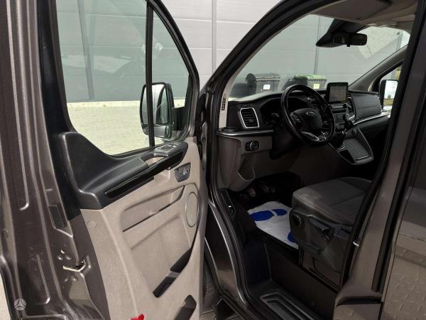 Pelēks Ford Tourneo Custom 2019 Šauļi, ar dzinēja tilpumu 2.00 L un nobraukumu 287 tūkst. km par 18990 €, foto 9 vietnē AUTOMOTO.COM.LV