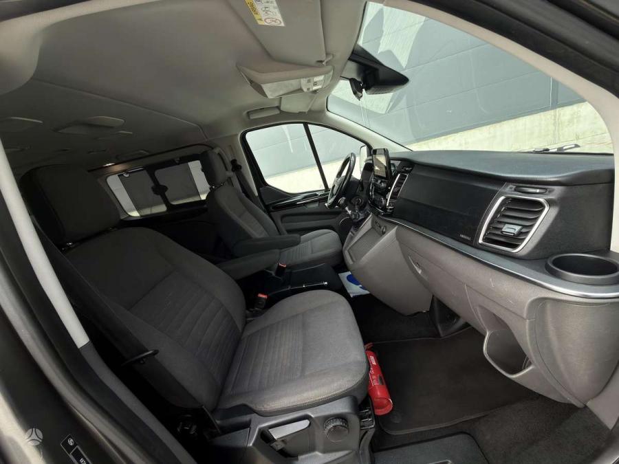 Pelēks Ford Tourneo Custom 2019 Šauļi, ar dzinēja tilpumu 2.00 L un nobraukumu 287 tūkst. km par 18990 €, foto 21 vietnē AUTOMOTO.COM.LV