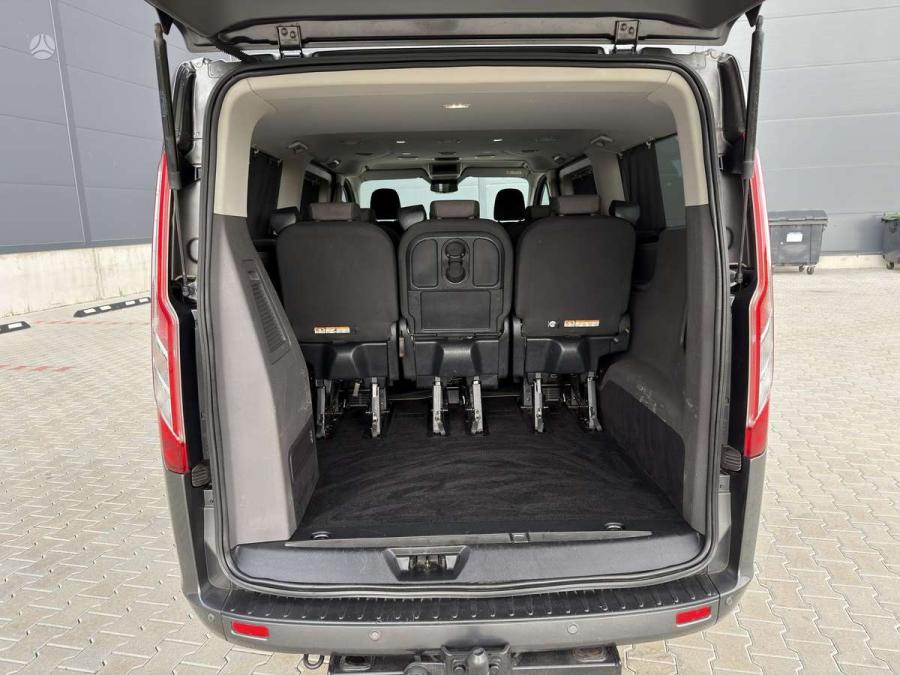 Pelēks Ford Tourneo Custom 2019 Šauļi, ar dzinēja tilpumu 2.00 L un nobraukumu 287 tūkst. km par 18990 €, foto 34 vietnē AUTOMOTO.COM.LV