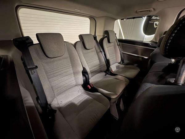 Grey Ford Tourneo Custom 2020 in Marijampole, with an engine capacity of 2.00 L and mileage of 164 thousand km for 21650 €, photo 7 on AUTOMOTO.COM.LV
