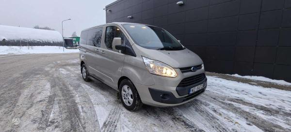 Ford Tourneo Custom 2017 in Riga, with an engine capacity of 2.00 L and mileage of 355 thousand km for 12490 €, photo 1 on AUTOMOTO.COM.LV