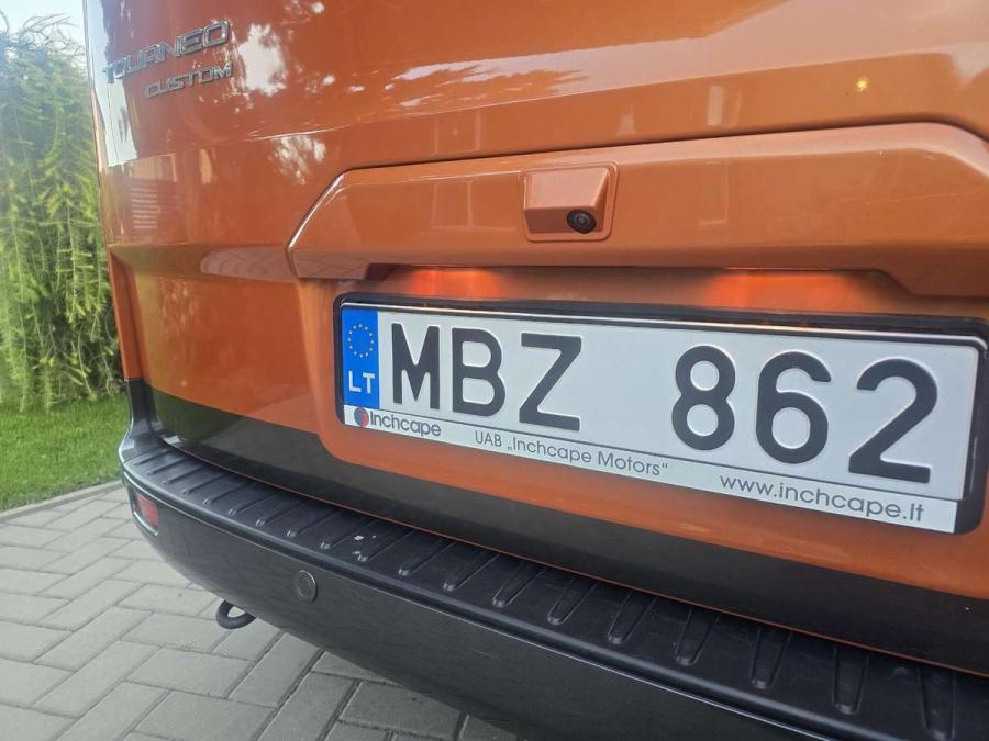 Orange Ford Tourneo Custom 2021 in Vilnius, with an engine capacity of 2.00 L and mileage of 71 thousand km for 31000 €, photo 8 on AUTOMOTO.COM.LV