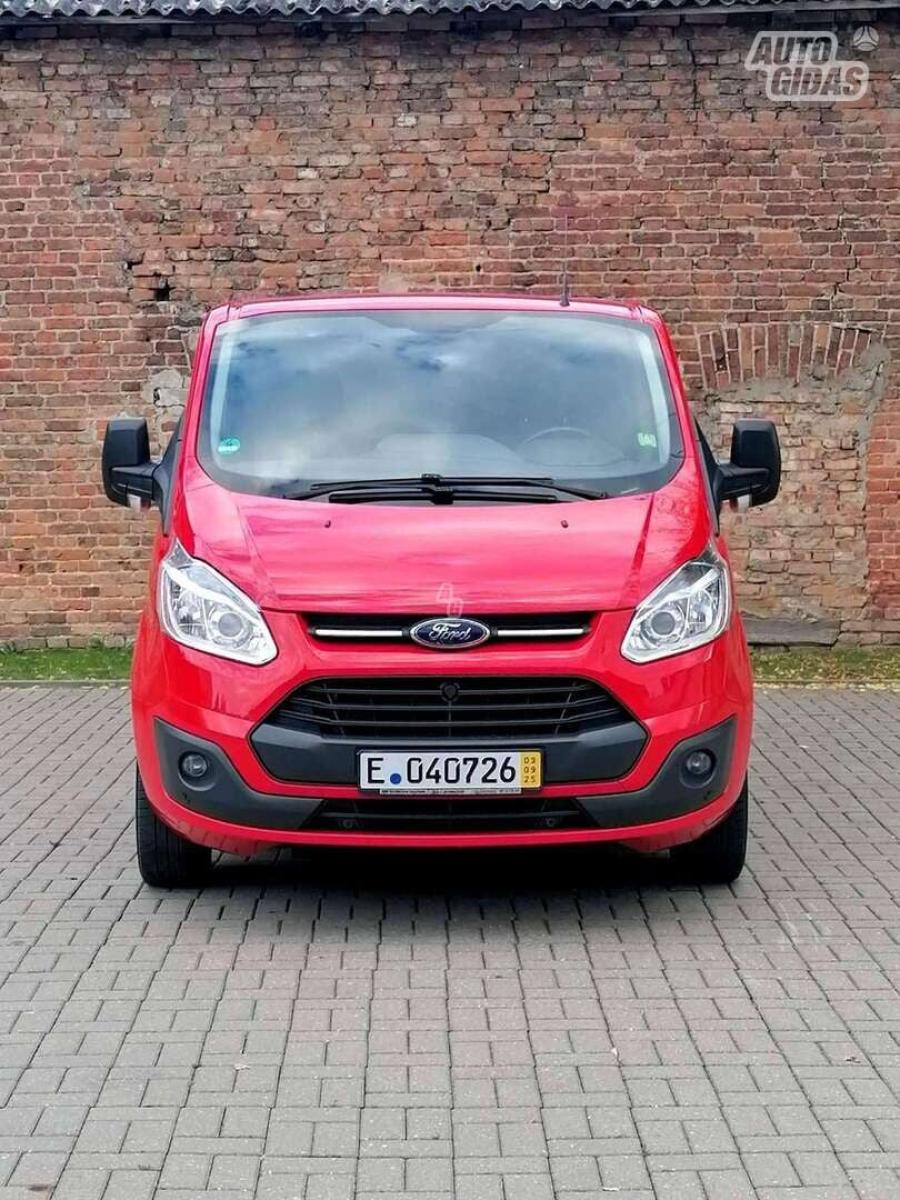 Red Ford Tourneo Custom 2015 in Vilnius, with an engine capacity of 2.20 L and mileage of 232 thousand km for 12299 €, photo 2 on AUTOMOTO.COM.LV