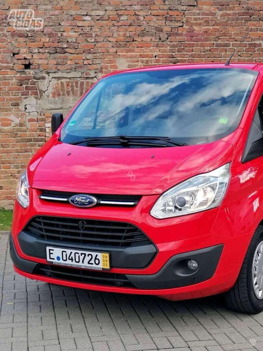 Red Ford Tourneo Custom 2015 in Vilnius, with an engine capacity of 2.20 L and mileage of 232 thousand km for 12299 €, photo 3 on AUTOMOTO.COM.LV
