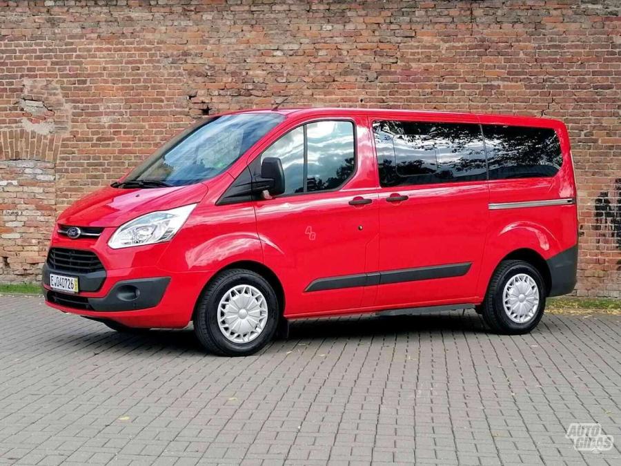 Red Ford Tourneo Custom 2015 in Vilnius, with an engine capacity of 2.20 L and mileage of 232 thousand km for 12299 €, photo 4 on AUTOMOTO.COM.LV