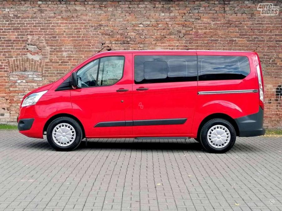 Red Ford Tourneo Custom 2015 in Vilnius, with an engine capacity of 2.20 L and mileage of 232 thousand km for 12299 €, photo 5 on AUTOMOTO.COM.LV