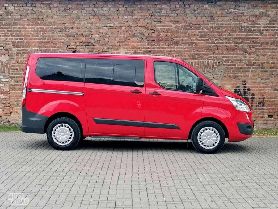 Red Ford Tourneo Custom 2015 in Vilnius, with an engine capacity of 2.20 L and mileage of 232 thousand km for 12299 €, photo 11 on AUTOMOTO.COM.LV